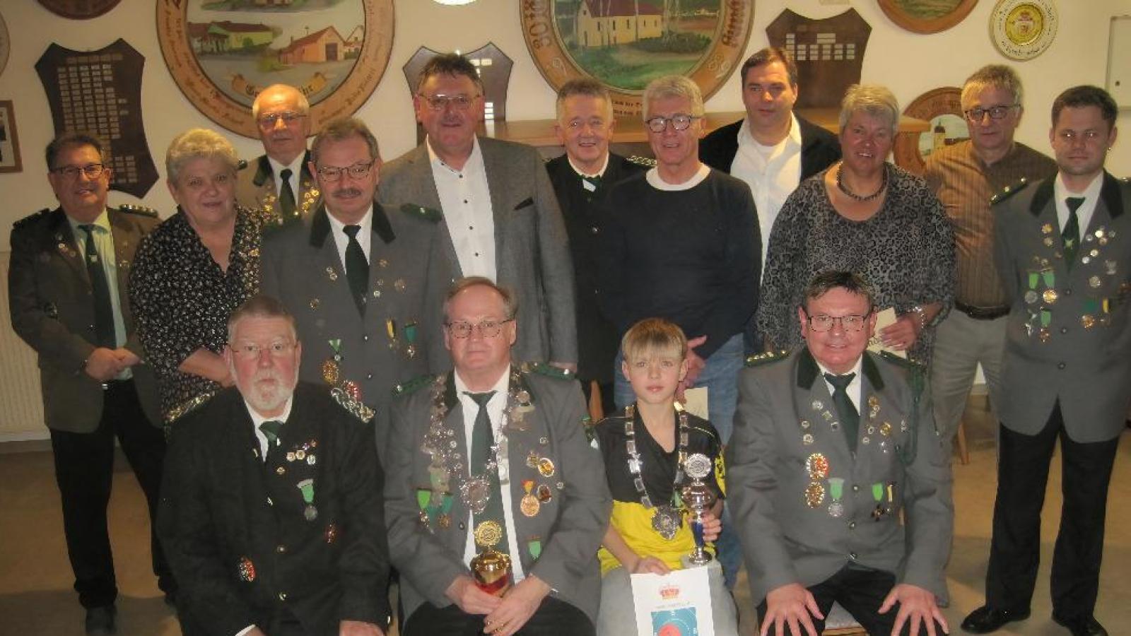 Weihnachtsfeier mit Königsproklamation | oberpfalzdaheim.de