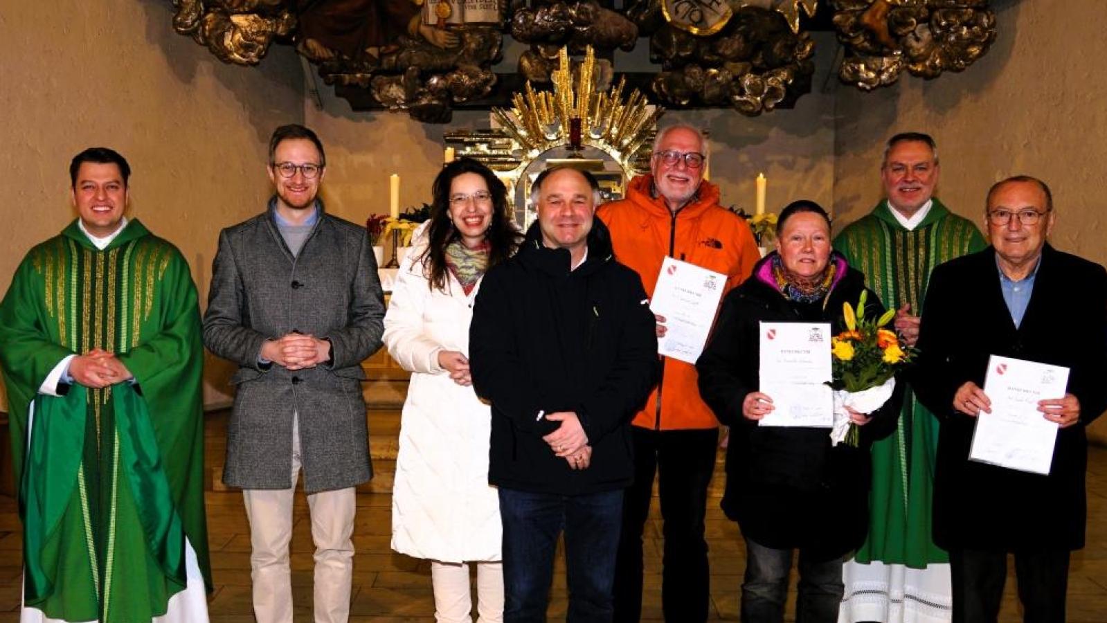 Pfarrei Hl. Dreifaltigkeit: Mitglieder der Kirchenverwaltung verabschiedet | oberpfalzdaheim.de