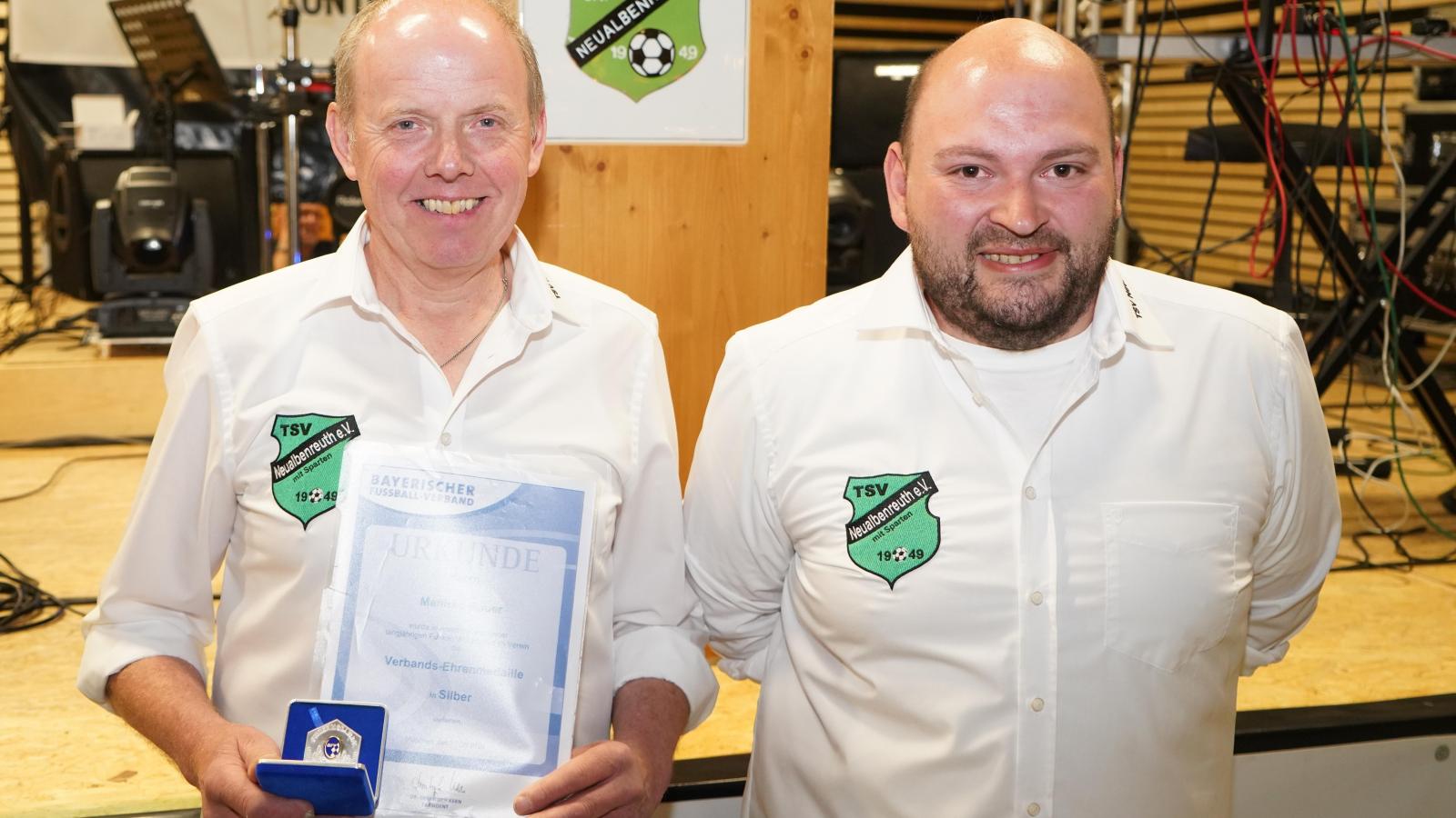 Ehrenmedaille für Manfred Bauer vom TSV Neualbenreuth | oberpfalzdaheim.de