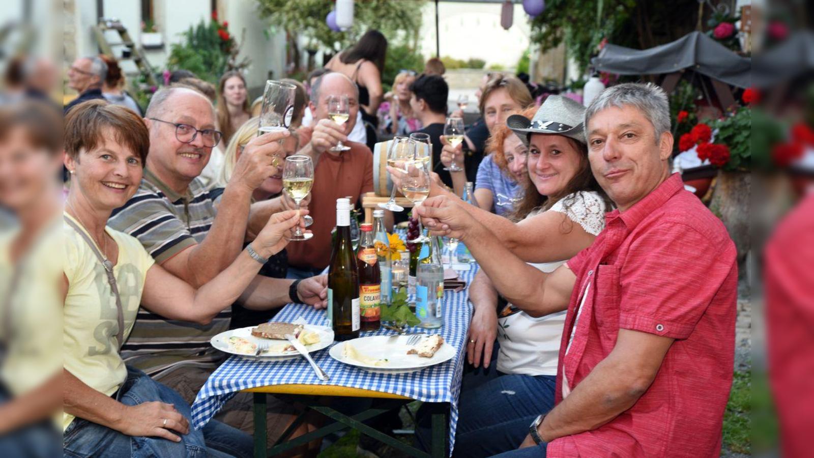 Traditionelles Weinfest des OWV im Busl-Hof begeistert Besucher ...