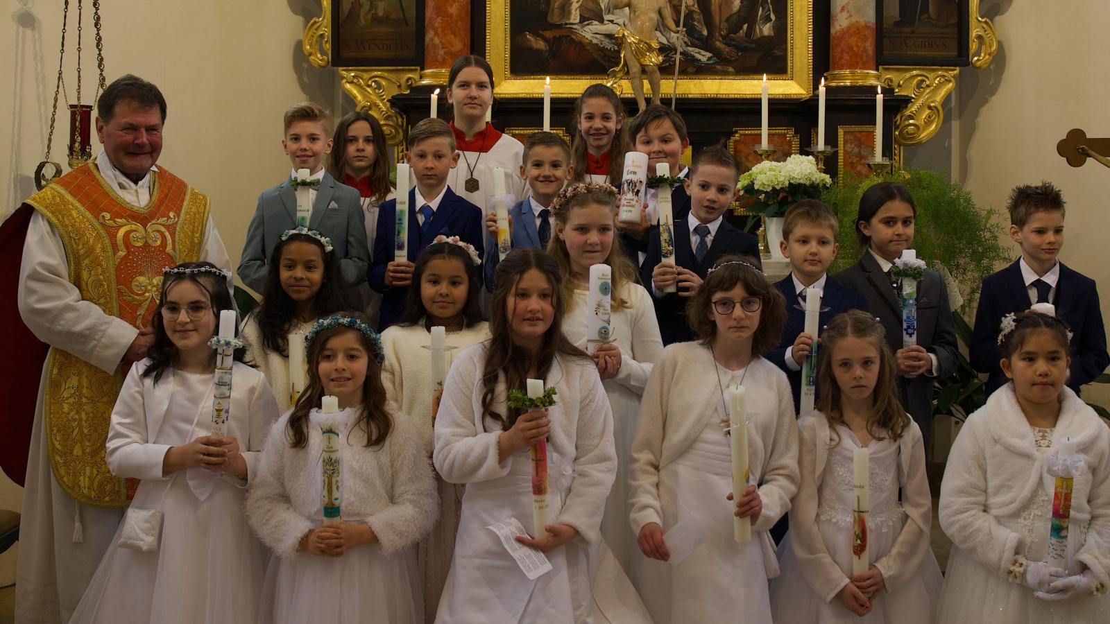 Jesus ist unser Freund: Festliche Erstkommunion in Edelsfeld ...