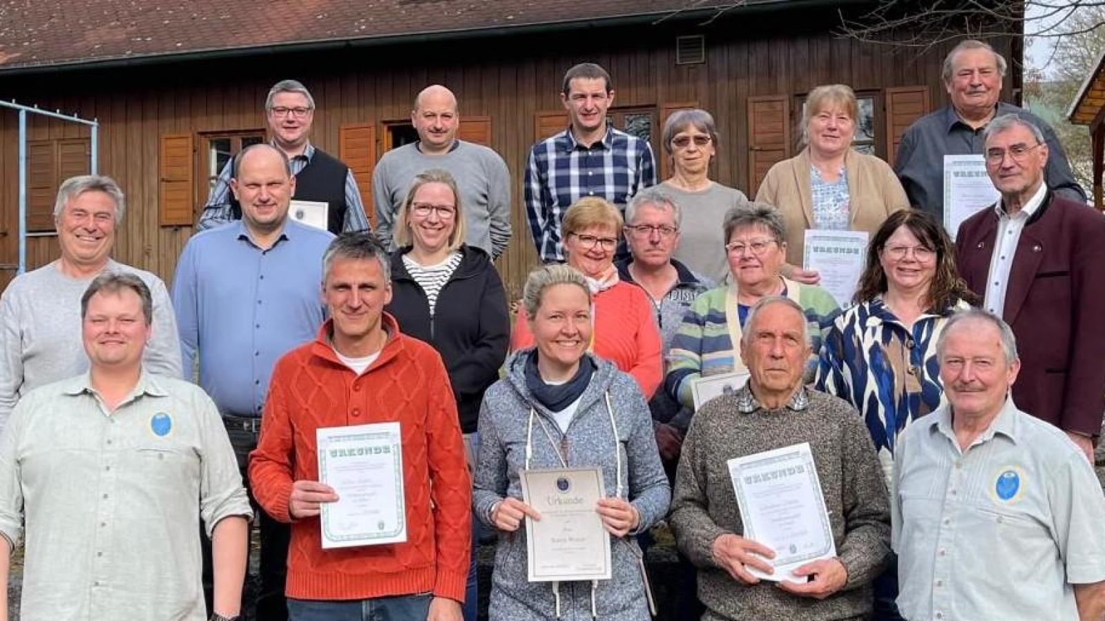 Oberpfälzer Waldverein Eslarn ehrt langjährige und verdiente Mitglieder ...